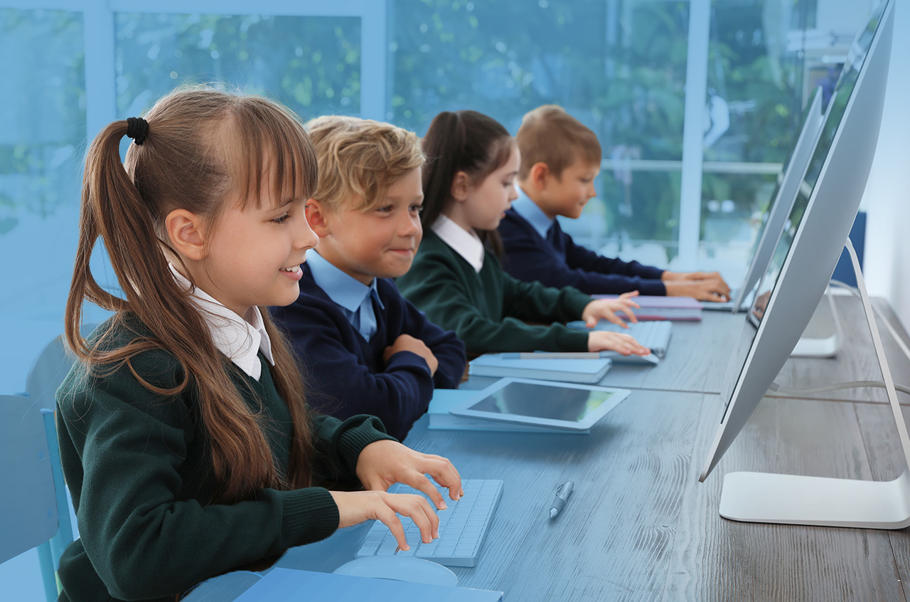 HSE Alert: Crush Risks from Motorised Display Screens